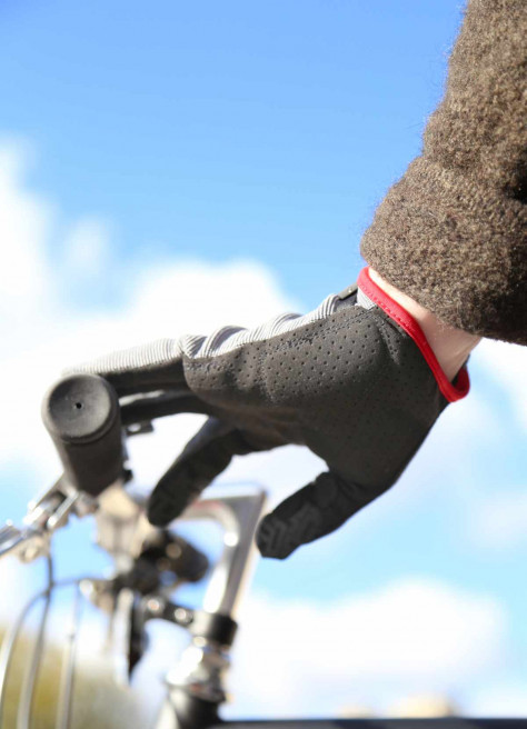 Spring/autumn cycling gloves - Chrome Industries | JE SUIS À VÉLO